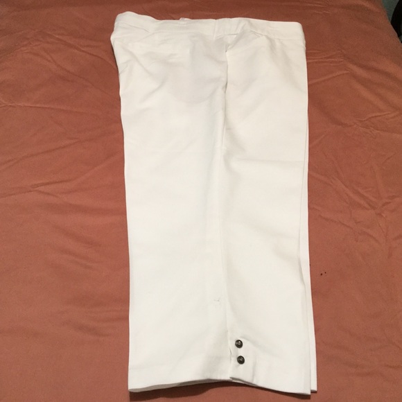 Counterparts | Pants & Jumpsuits | Counterparts White Capris | Poshmark